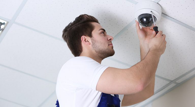 Smart home technology installation by professionals : InstallerNet Inc